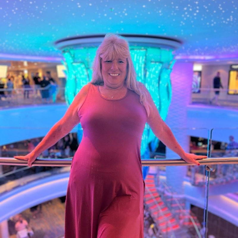 laura Knapp (@peggybundy67) | Snapchat Stories, Spotlight & Lenses