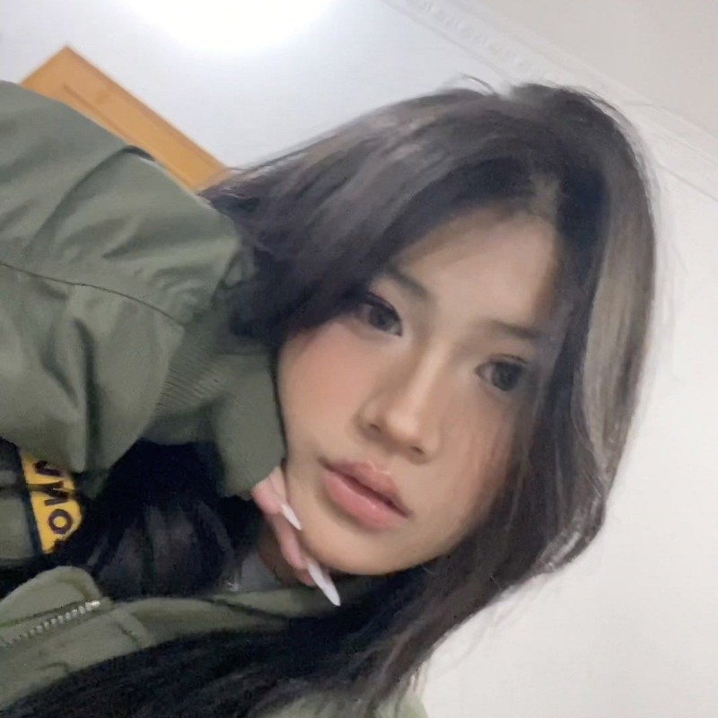 Phoebe (@phoebeeeoo) | Snapchat Stories, Spotlight & Lenses