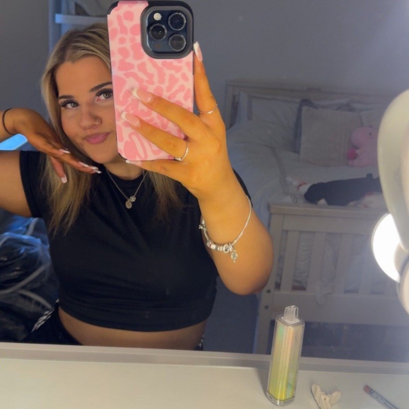 Phoebe-Ella Powis 🎱🐆🍸🪩（@phoebellarossxo） | Snapchatストーリー、スポットライト、レンズ