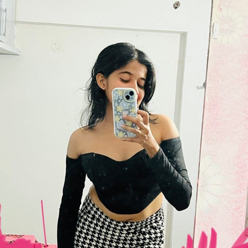 Priyanka Gupta🌼 Pikugupta เรื่องราว Snapchat ตลอดจน Spotlight และเลนส์