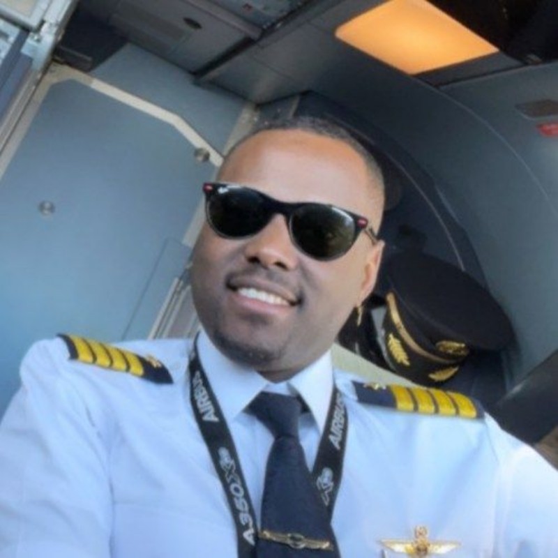 Capt Abdullah Rajhi 🇸🇦 ️ (@pilotrajhi) | Snapchat Stories, Spotlight ...