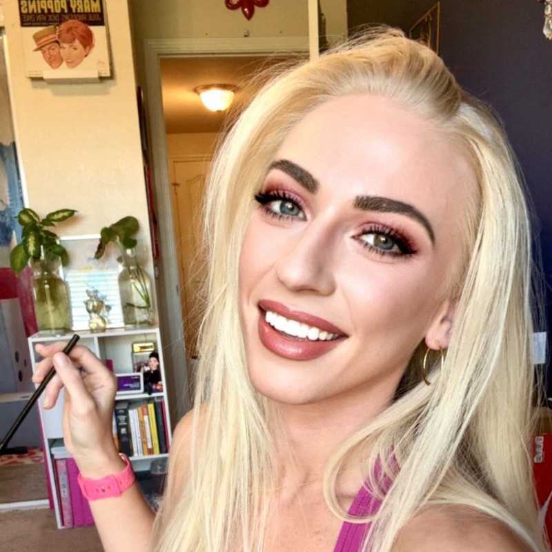 Lacey Joy (@pinkwithjoy) | Snapchat Stories, Spotlight & Lenses