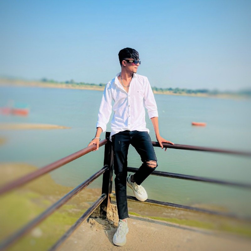 😎 (@pratik_gohil07) | Snapchat Verhalen, Spotlight en Lenzen