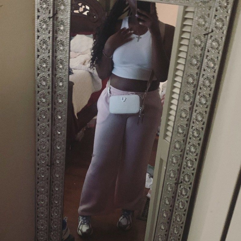 Precious🦇🖤 (@preciousthequ) | Snapchat Stories, Spotlight & Lenses