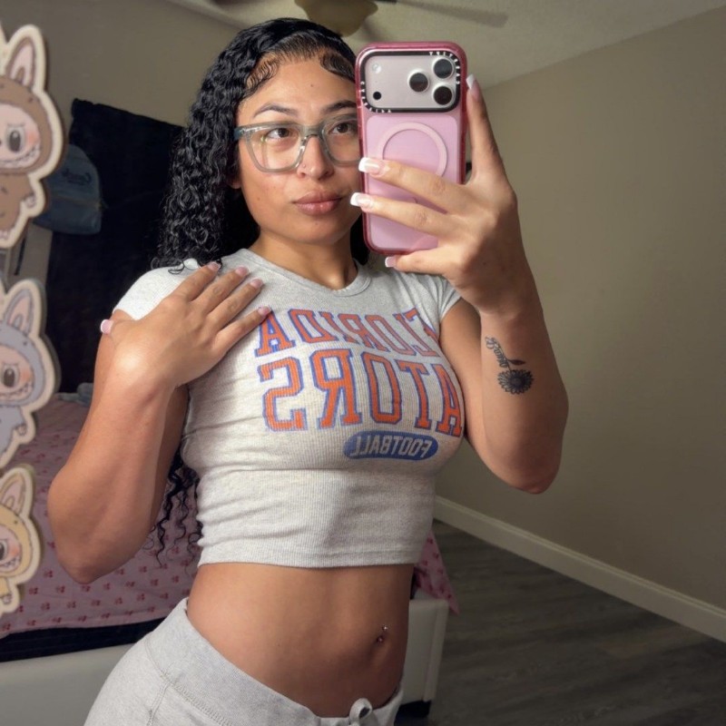 ᴍᴇʀᴄᴇᴅᴇs ᴄʀᴜᴢ (@prettiestcedes) | Snapchat Stories, Spotlight & Lenses