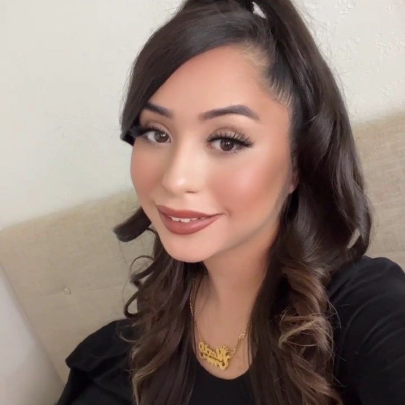 Queenalvarez 👑(@queenalvarez) | เรื่องราว Snapchat ตลอดจน Spotlight และเลนส์