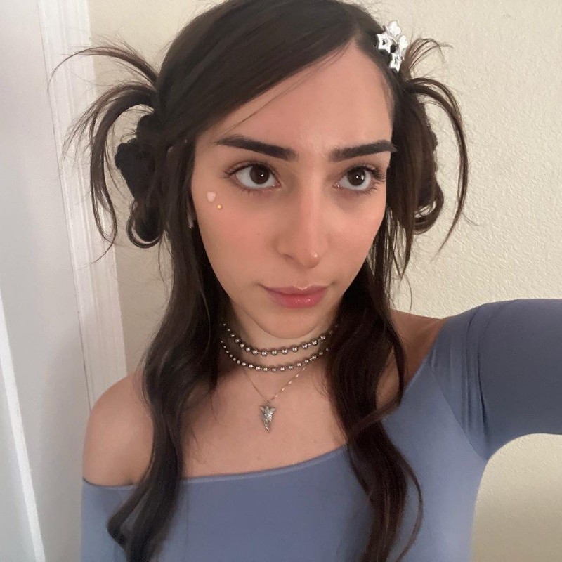 chiqui εїз (@quirachiqui) | Snapchat Stories, Spotlight & Lenses