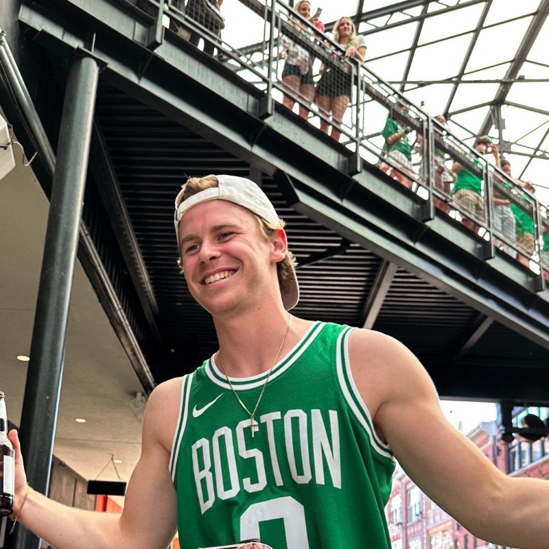 Ryan Shields (@r.shields88) | Snapchat Stories, Spotlight & Lenses