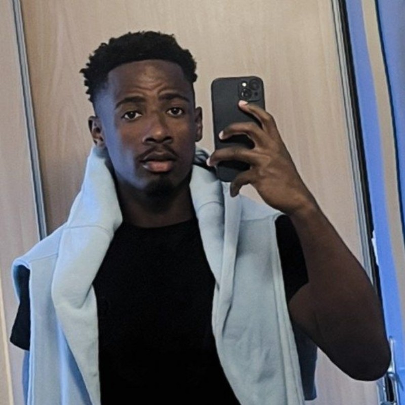 Radio Koufourou 😂🇰🇲🇫🇷 (@radiokoufourou) | Snapchat Stories, Spotlight ...
