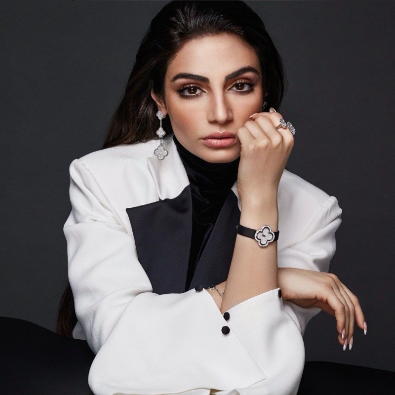 Rafeea Alhajsi🇦🇪 (@rafeea_alhajsi) | Snapchat Stories, Spotlight & Lenses