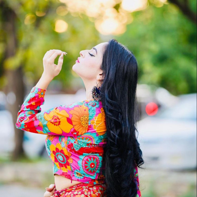 Adv Raima Malik (@raimamalik89) | Snapchat Stories, Spotlight & Lenses