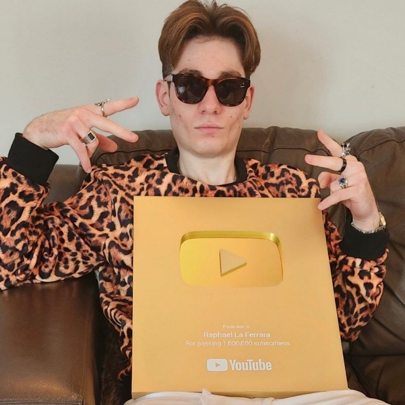 Raphael La Ferrara (@raphlaf_magic) | Snapchat Stories, Spotlight & Lenses