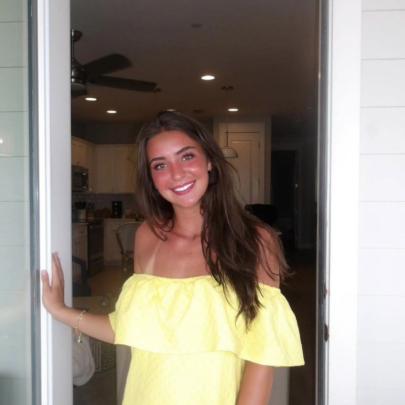 Rebecca Hamilton (@rebecca-h2) | Snapchat Stories, Spotlight & Lenses