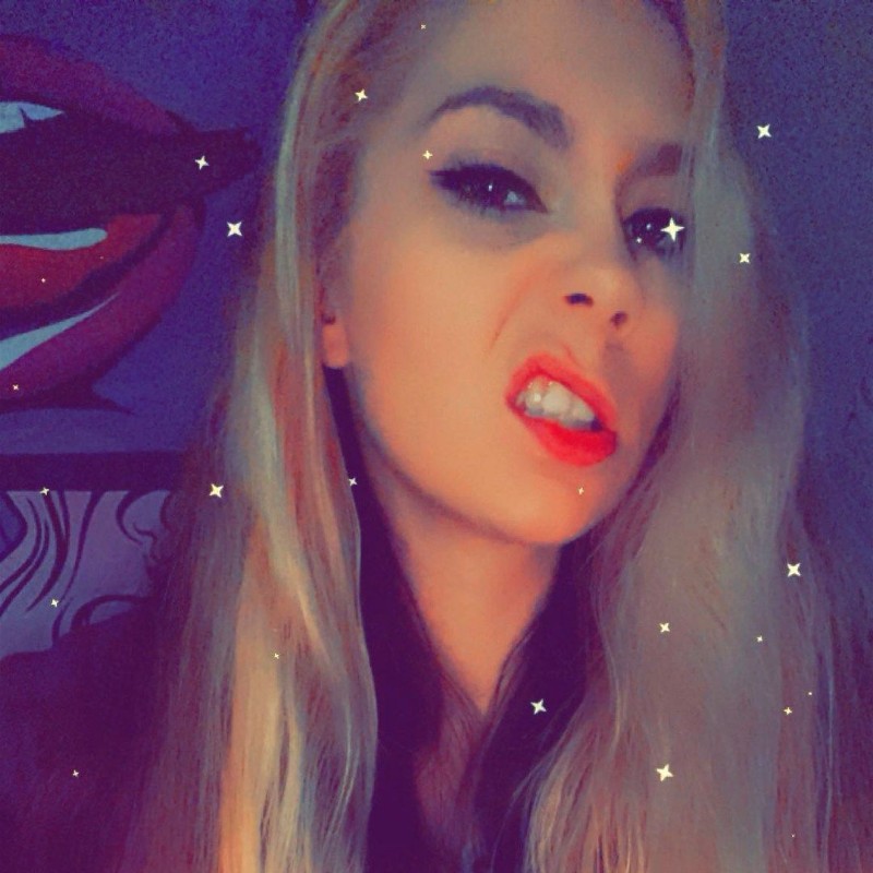 Rebby💋 (@rebecca631999) | Snapchat Stories, Spotlight & Lenses