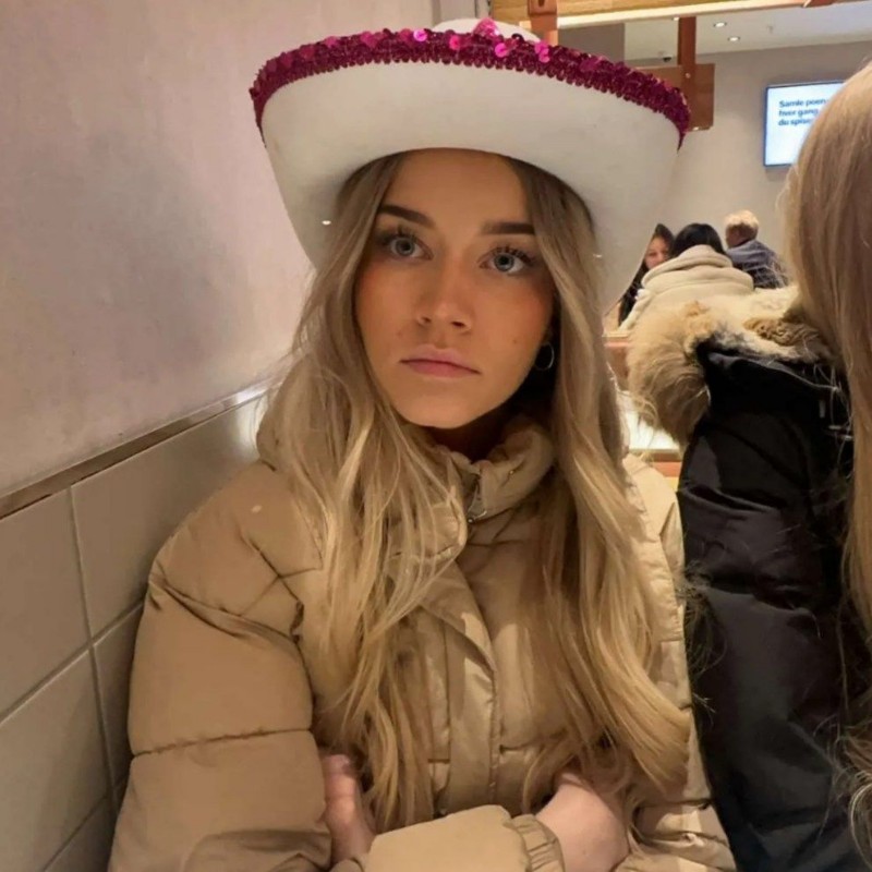 Rebecca Pleym (@rebeccapleym) | Snapchat Stories, Spotlight & Lenses