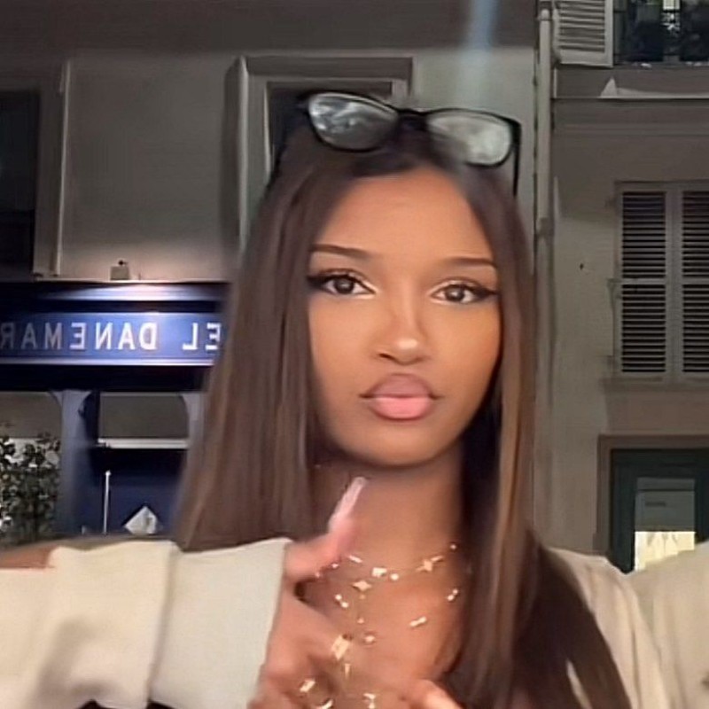 Rebecca Yellow (@rebeccayellow25) | Snapchat Stories, Spotlight & Lenses