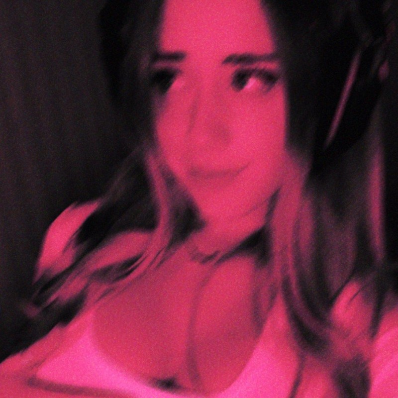 Red (@redapplepear) | Snapchat Stories, Spotlight & Lenses