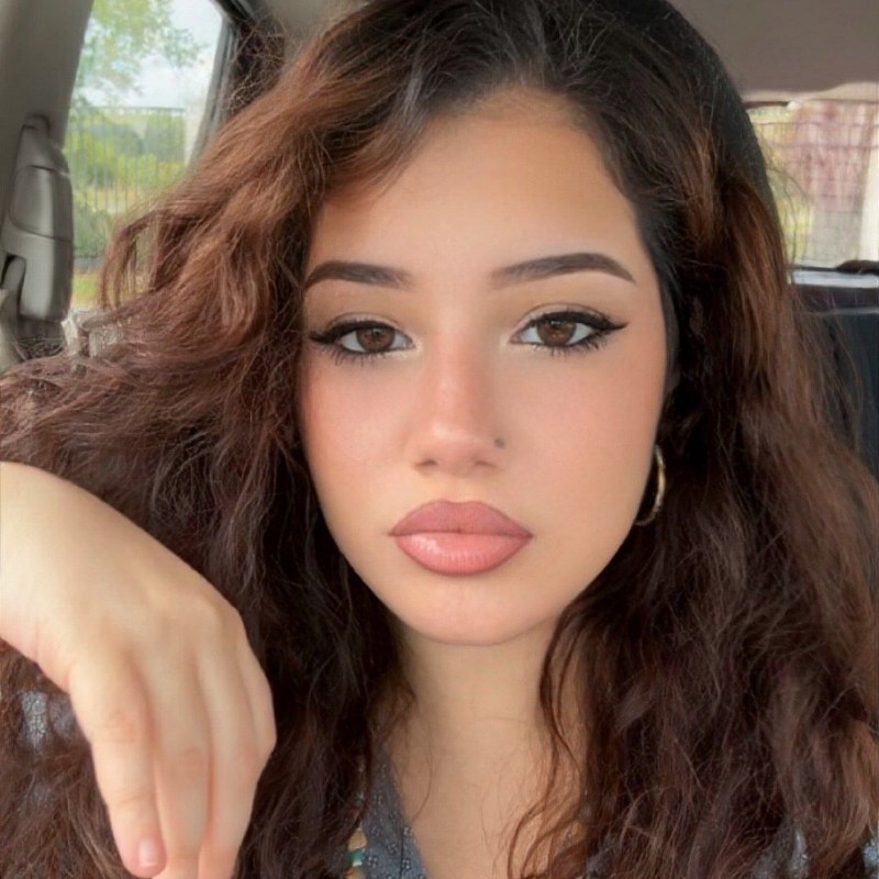 Mel 🍤🍤🍤 (@remembermel) | Snapchat Stories, Spotlight & Lenses