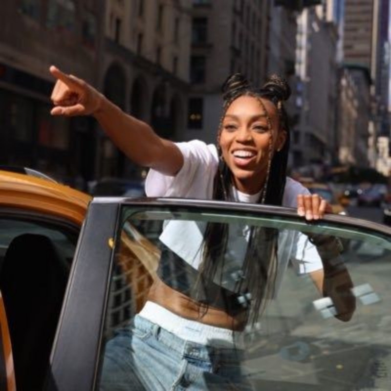 Renee Montgomery (@reneeshowlive) | Snapchat Stories, Spotlight & Lenses