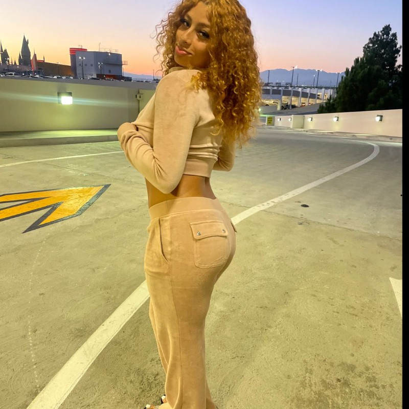 reni bear 😚 (@reni.johnson) | Snapchat Stories, Spotlight & Lenses