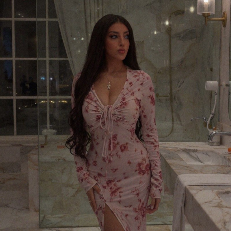 The Queen🇦🇪/🇸🇦/🇳🇱 (@replays222) | Snapchat Stories, Spotlight & Lenses