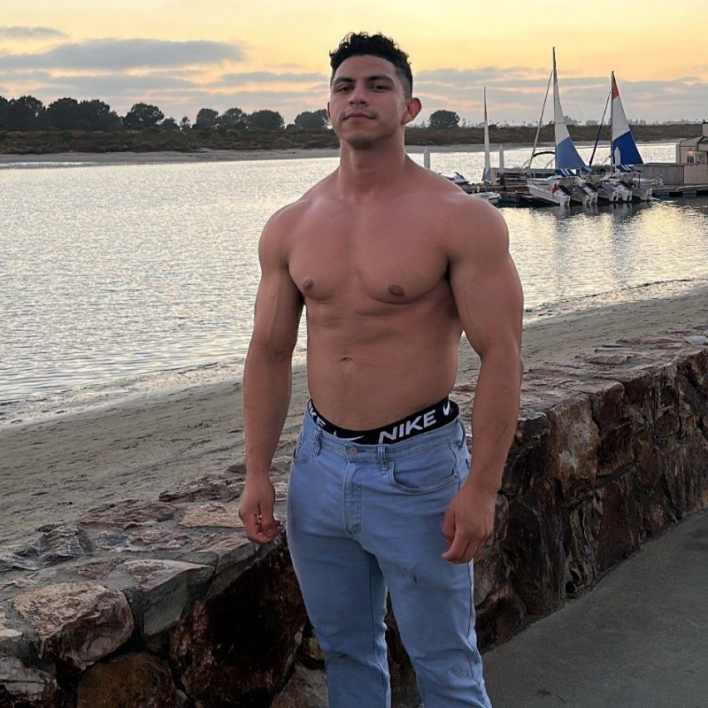 Ricardo (@rho.fit) | Snapchat Stories, Spotlight & Lenses