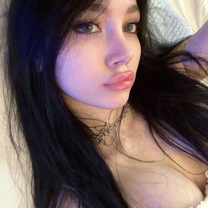 Ri_ned💋 (@rinad_rinad2793) | Snapchat Stories, Spotlight & Lenses