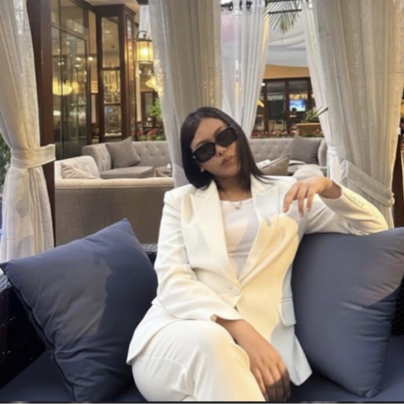Riri Ok (@riyani_k21) | Snapchat Stories, Spotlight & Lenses