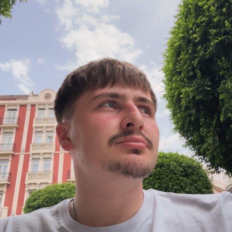 Robin 🧿 (@robin_feathers) | Snapchat Stories, Spotlight & Lenses