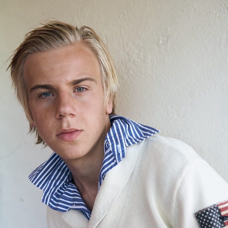 Robin mos (@robinmos92) | Snapchat Stories, Spotlight & Lenses