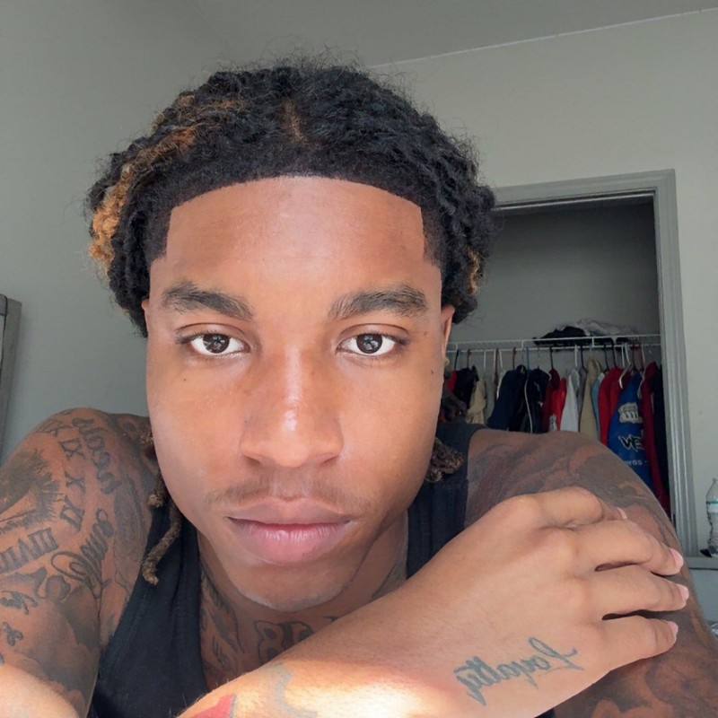 Rockstar Jus (@rockstarjus) | Snapchat Stories, Spotlight & Lenses