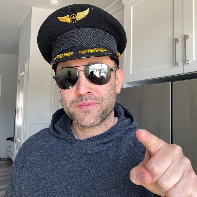 Ron Wright (@rongives) | Snapchat Stories, Spotlight & Lenses