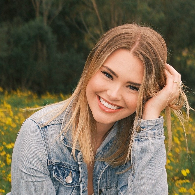 Rory Eliza (@roryelizaa) | Snapchat Stories, Spotlight & Lenses