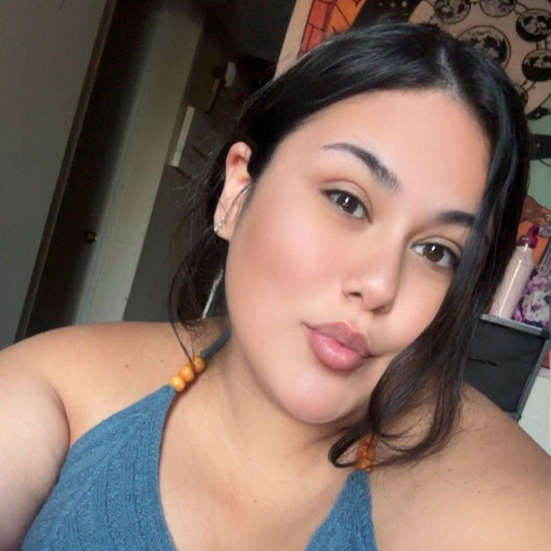 Rosie Alfaro (@rosecrystalbel) | Snapchat Stories, Spotlight & Lenses