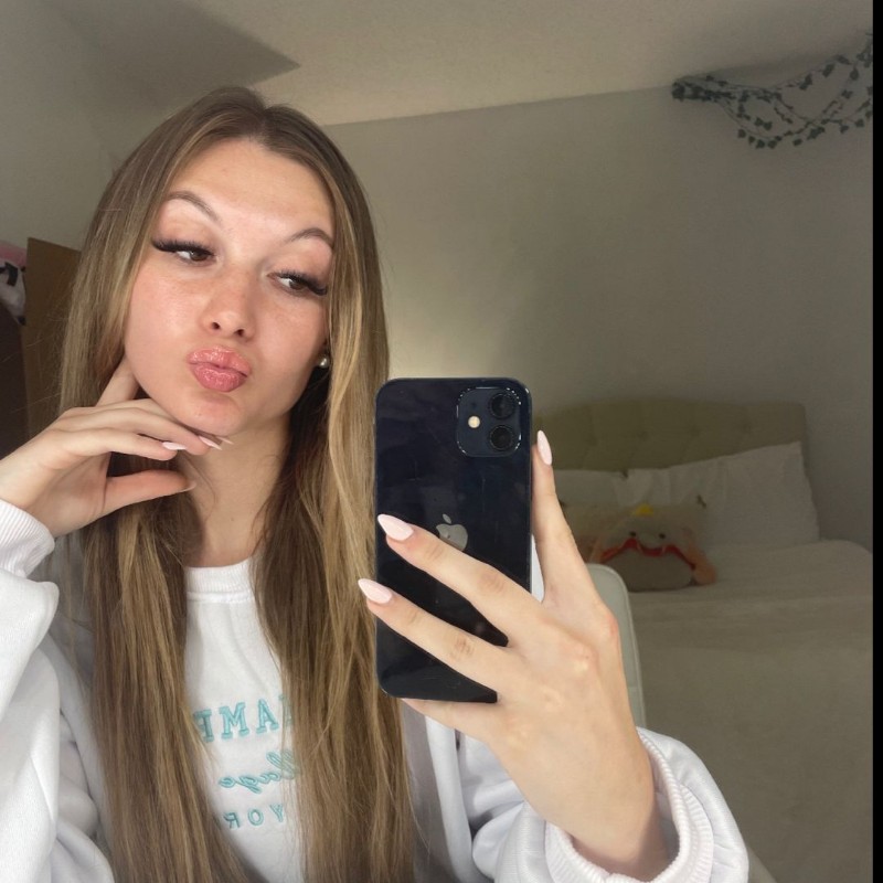 rose (@roseelisegc) | Snapchat Stories, Spotlight & Lenses