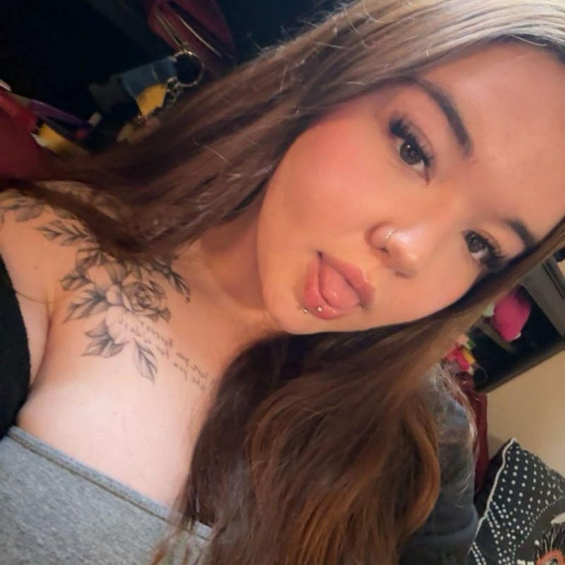 Rebecca (@rrbcag) | Snapchat Stories, Spotlight & Lenses