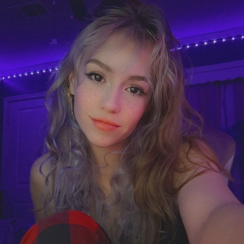 RubberDuckieJo (@rubberduckiejo) | Snapchat Stories, Spotlight & Lenses