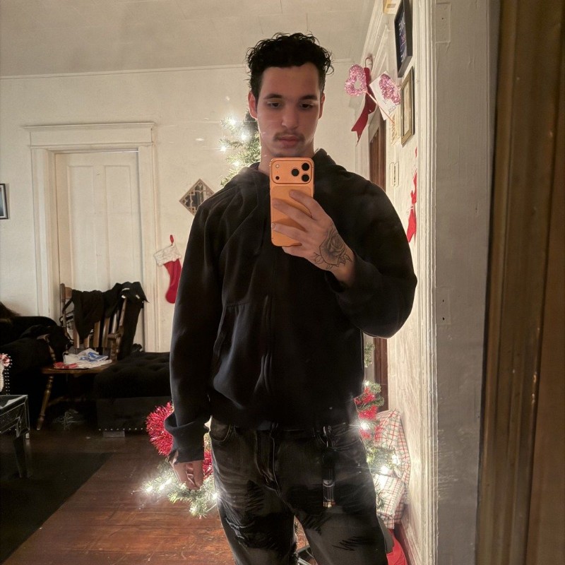 Ruben Aponte (@ruben_johnson1) | Snapchat Stories, Spotlight & Lenses