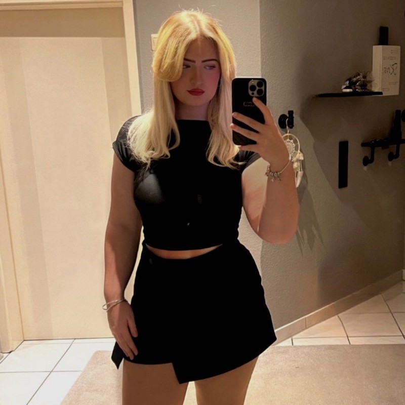 ℛ𝓊𝒷𝓎 (@ruby.eks) | Snapchat Stories, Spotlight & Lenses