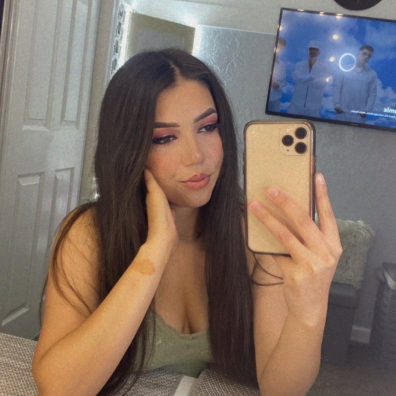 ruby (@rubylovezu) | Snapchat Stories, Spotlight & Lenses