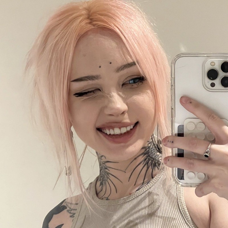 Runa (@runaguts) | Snapchat Stories, Spotlight & Lenses