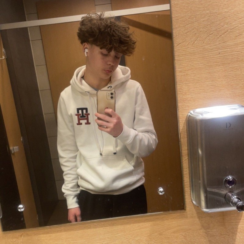 RS (@ryan0812-1) | Snapchat Stories, Spotlight & Lenses