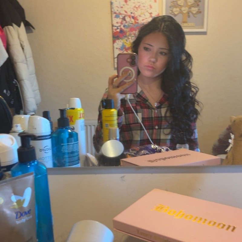 scarlet † (@s.robinsonnn) | Snapchat Stories, Spotlight & Lenses