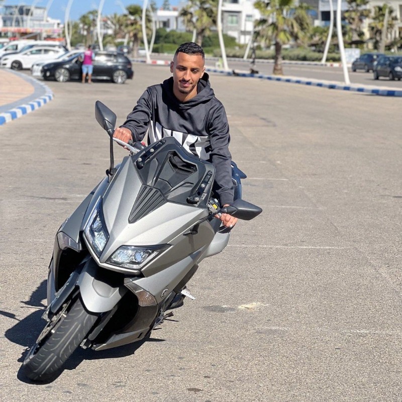 Sami (@s_benelay) | Snapchat Stories, Spotlight & Lenses