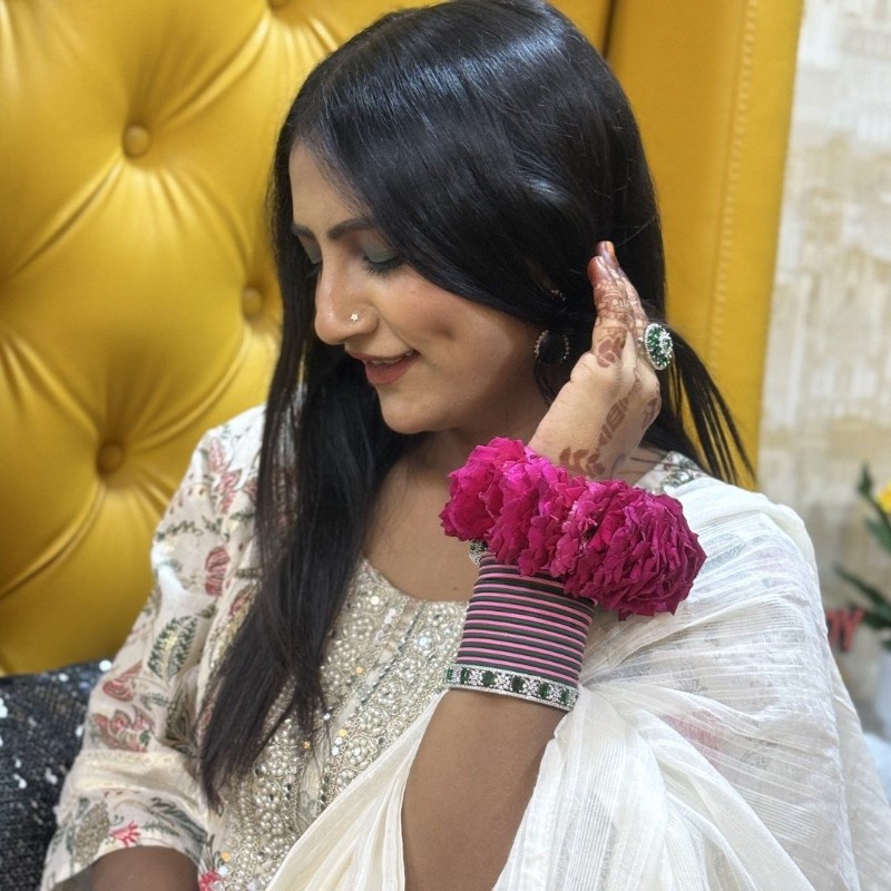 SABA💛 (@saba_shaikhh7) | Snapchat Stories, Spotlight & Lenses