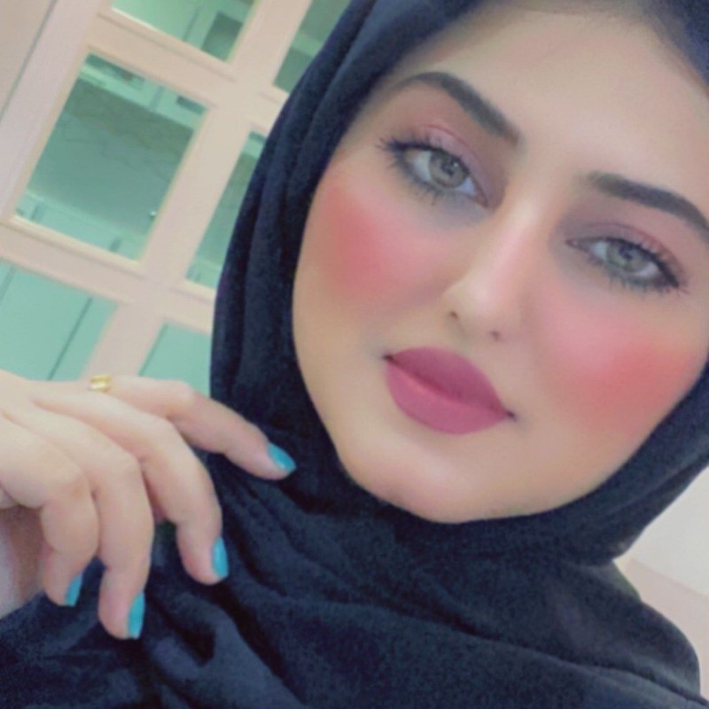 صبا الرئيسي🇴🇲 (@sababeauty) | Snapchat Stories, Spotlight & Lenses