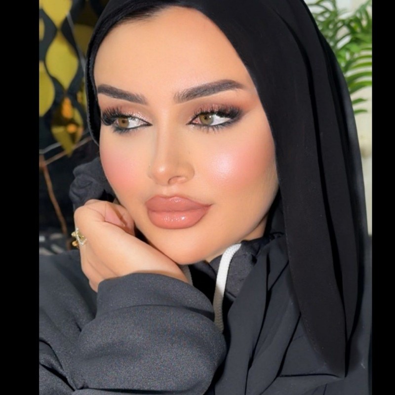 Makeup Artist Saba Saleem 💄 (@sabasaleem1994) | Snapchat Stories ...