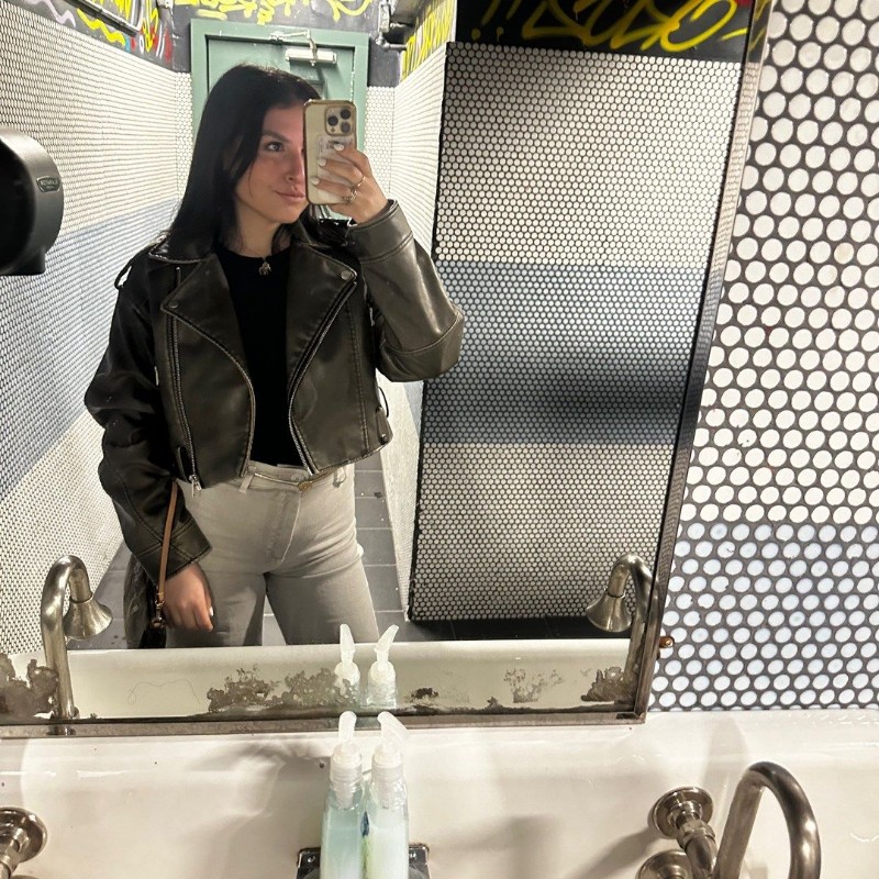 Sabrina (@sabri) | Snapchat Stories, Spotlight & Lenses