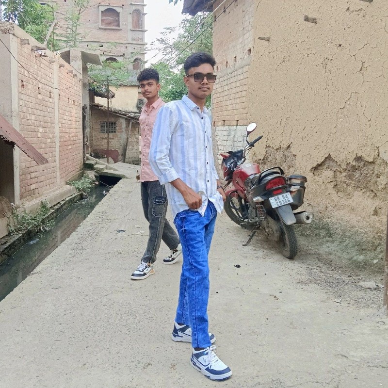 Sadrul Alam (@sadrula20238406) | Snapchat Stories, Spotlight & Lenses