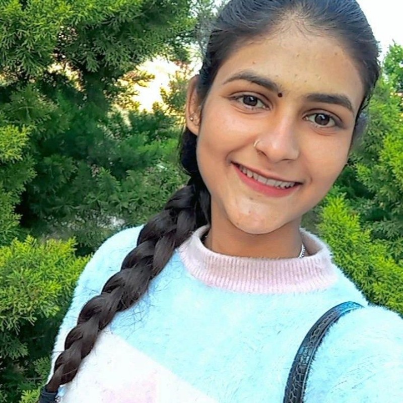 Sakshi Thakur (@sakshit8364) | Snapchat Stories, Spotlight & Lenses